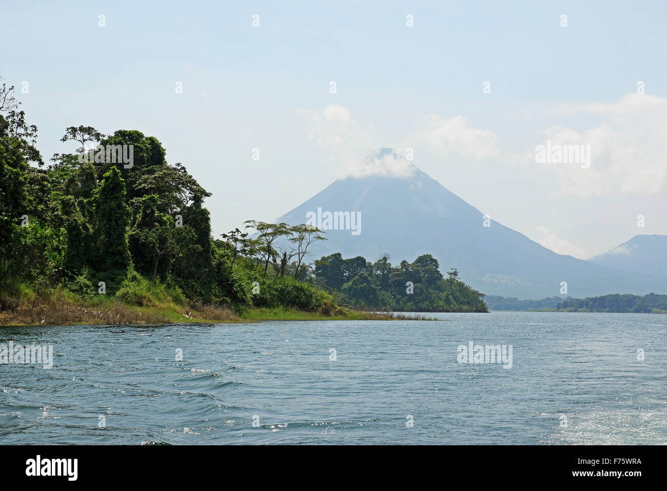 Volcán costa rica hi-res stock photography and images - Alamy