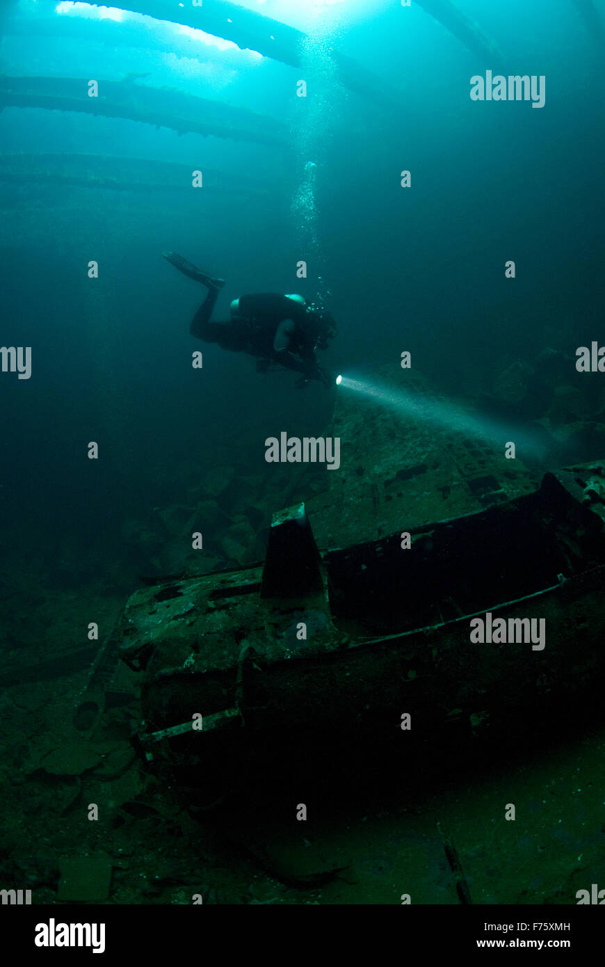 Zero fighter airplane wreck hi-res stock photography and images - Alamy