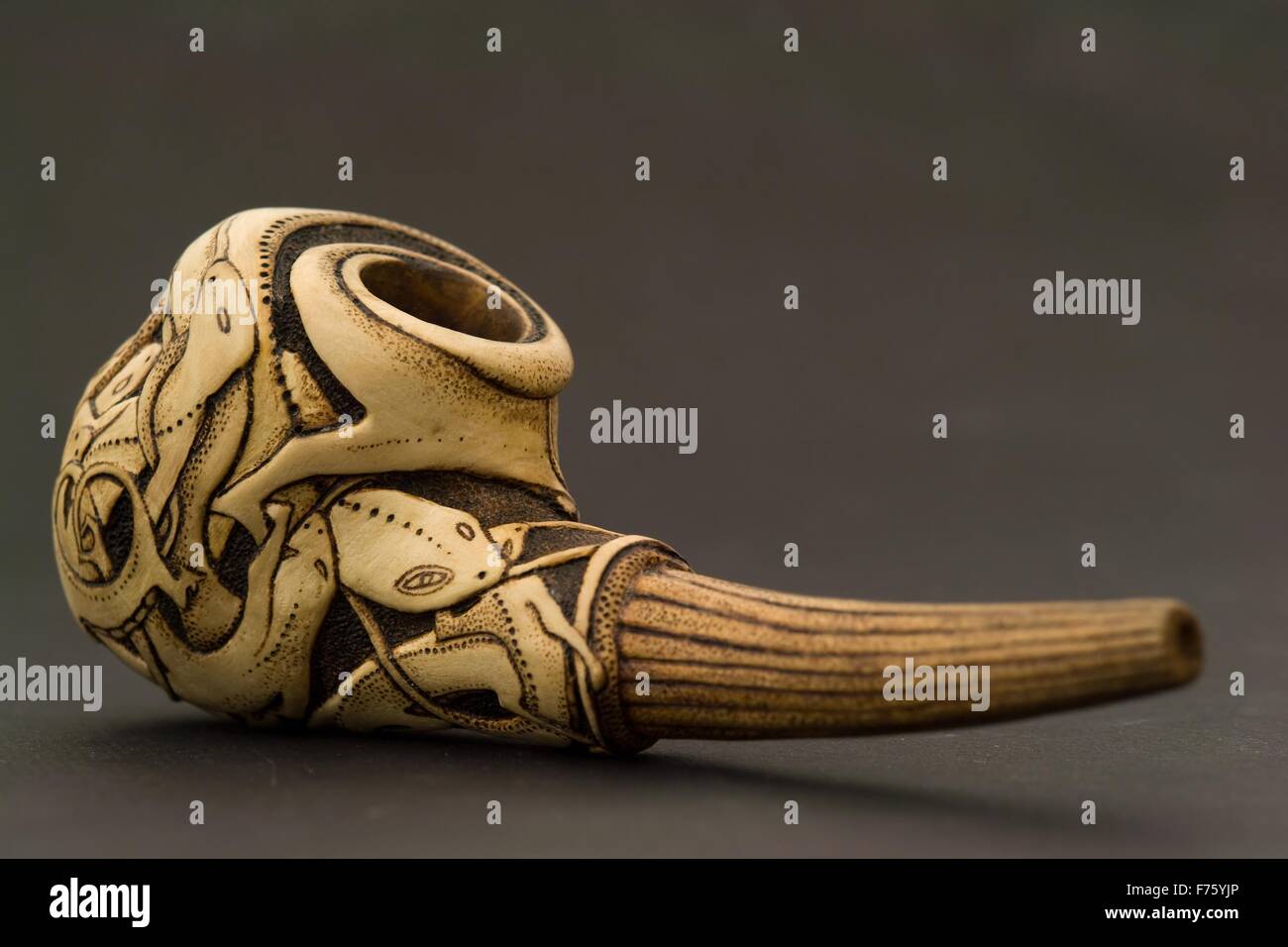 Pipe smoking woodcut hi-res stock photography and images - Alamy