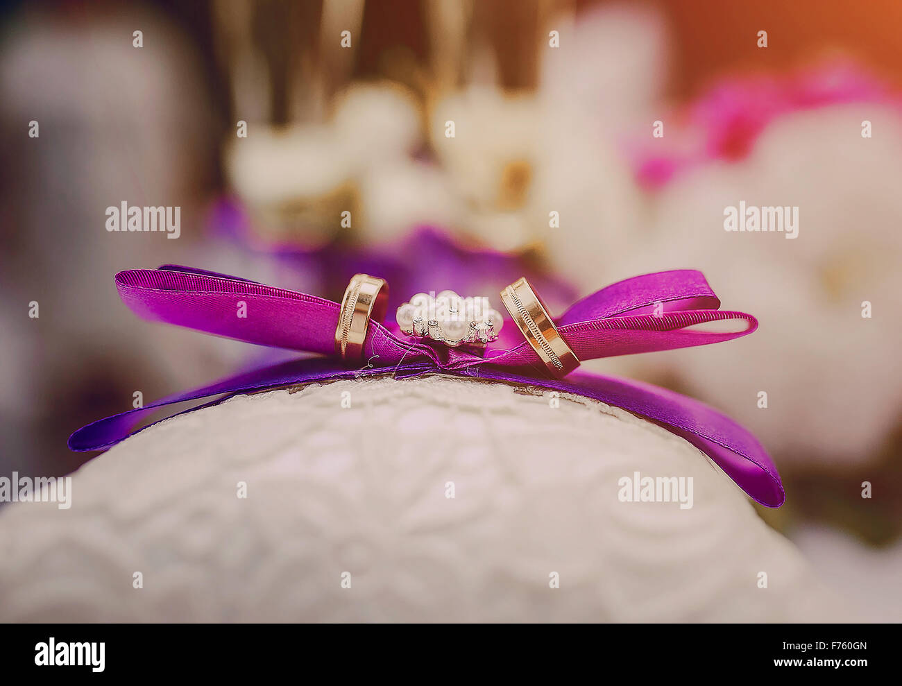 wedding rings HD Stock Photo - Alamy