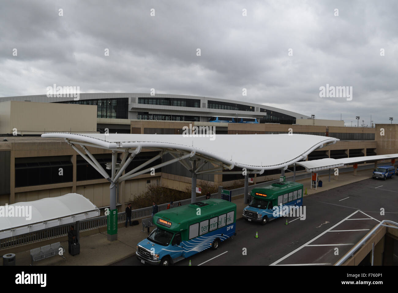 Dallas, Texas, USA. 25th Nov, 2015. Shuttle parking vans waiting for ...
