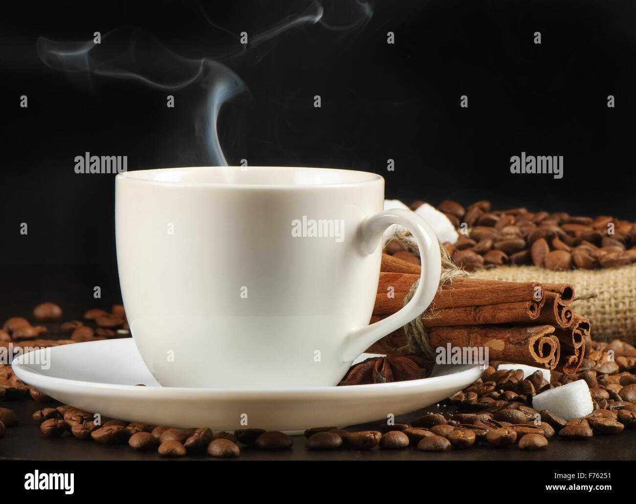 Coffee cup and beans Stock Photo - Alamy