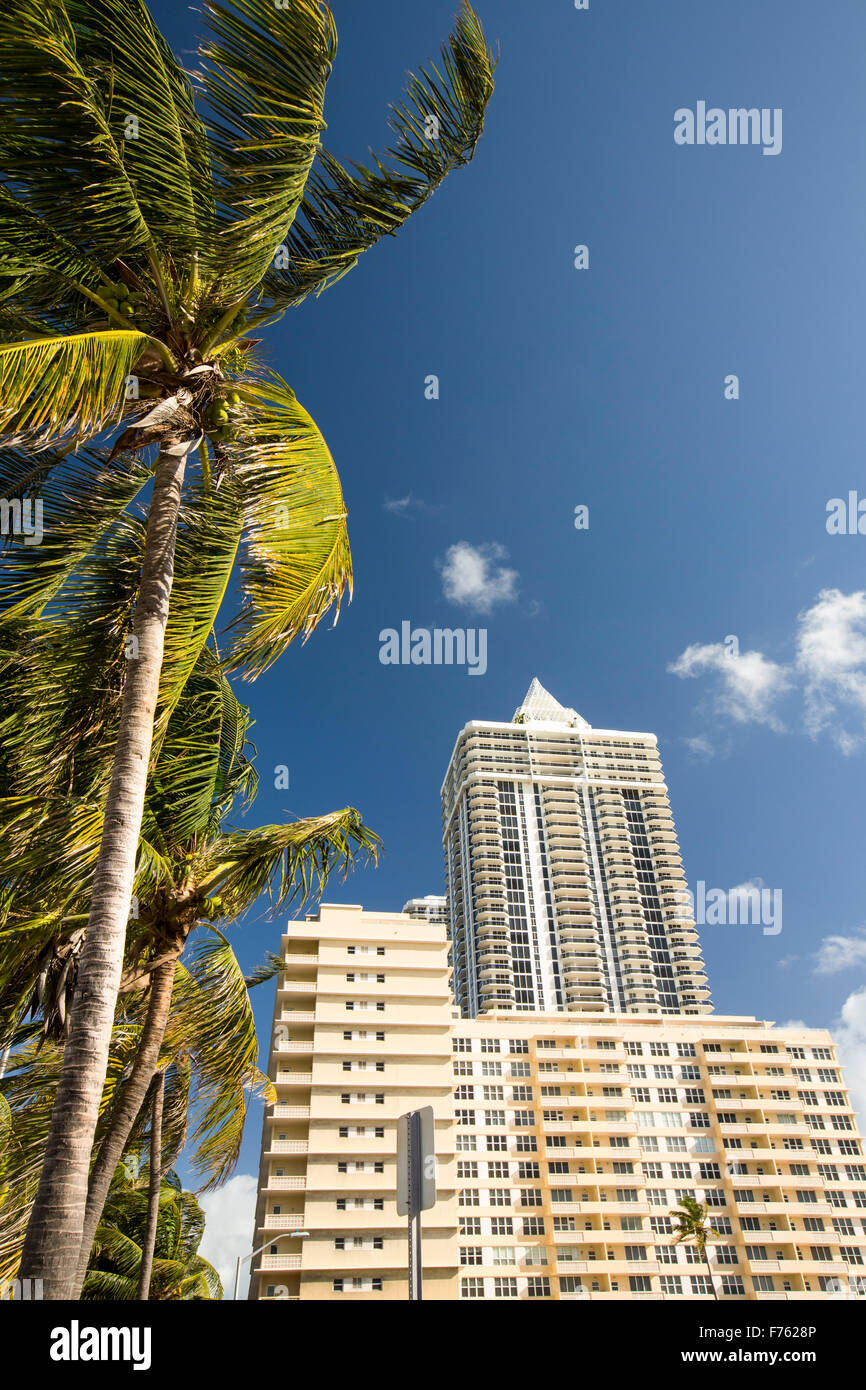 Miami apartment block hi-res stock photography and images - Alamy