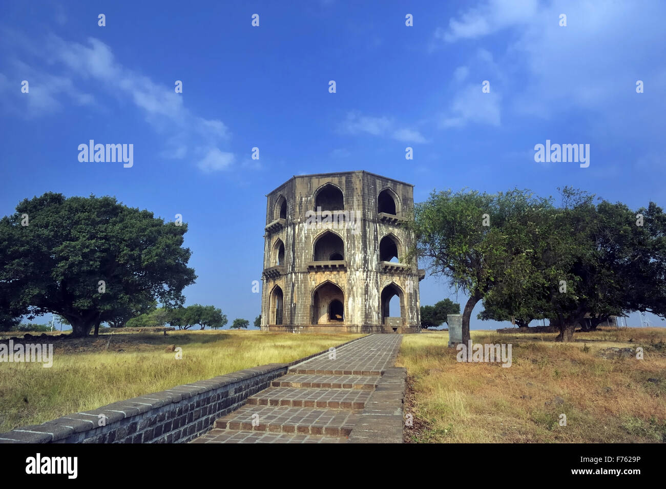 Chandbibi mahal hi-res stock photography and images - Alamy