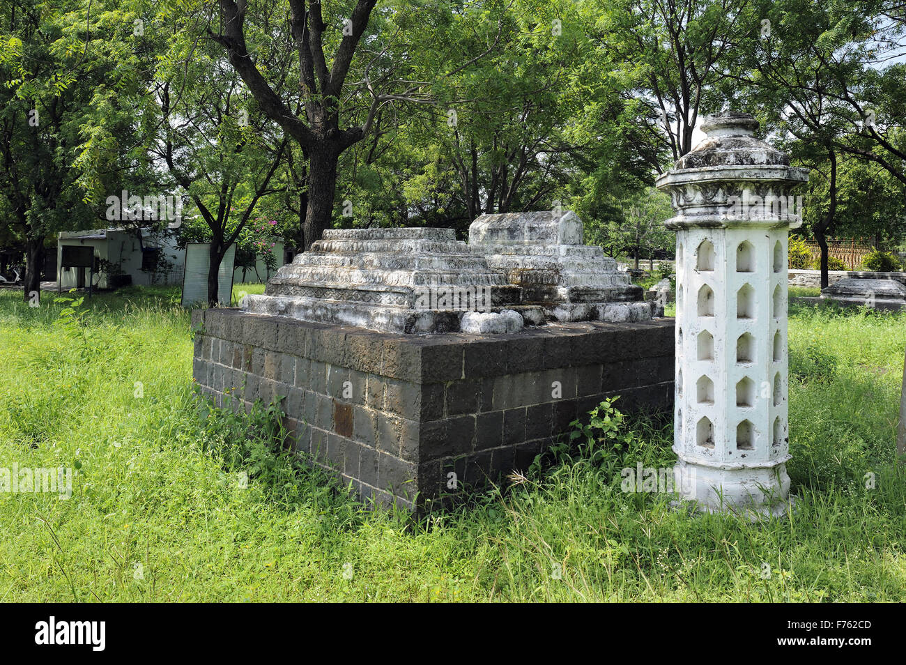 Damdi Masjid High Resolution Stock Photography and Images - Alamy