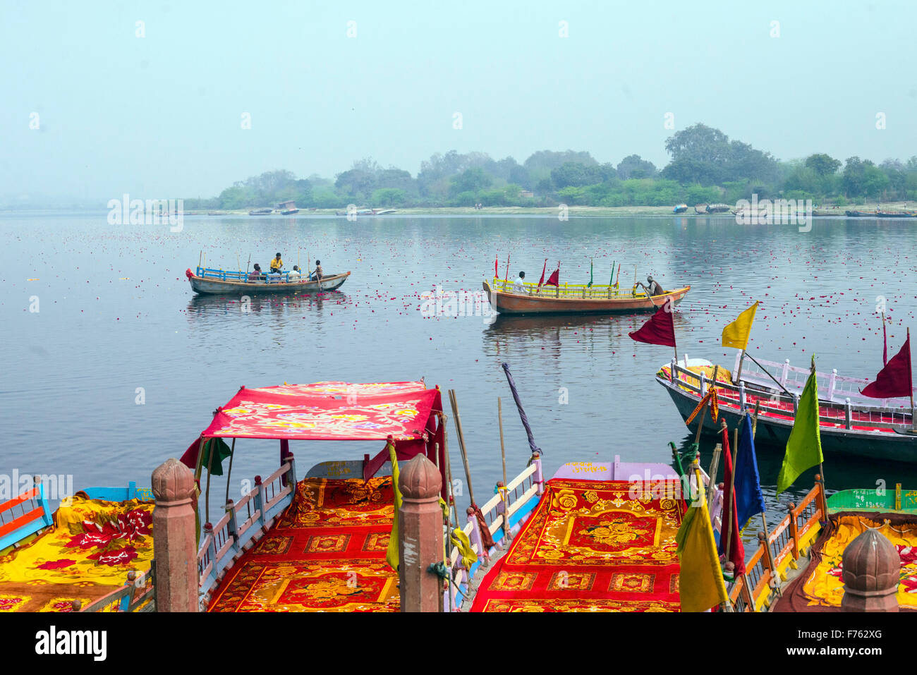 Boats, yamuna river, mathura, uttar pradesh, india, asia Stock Photo ...
