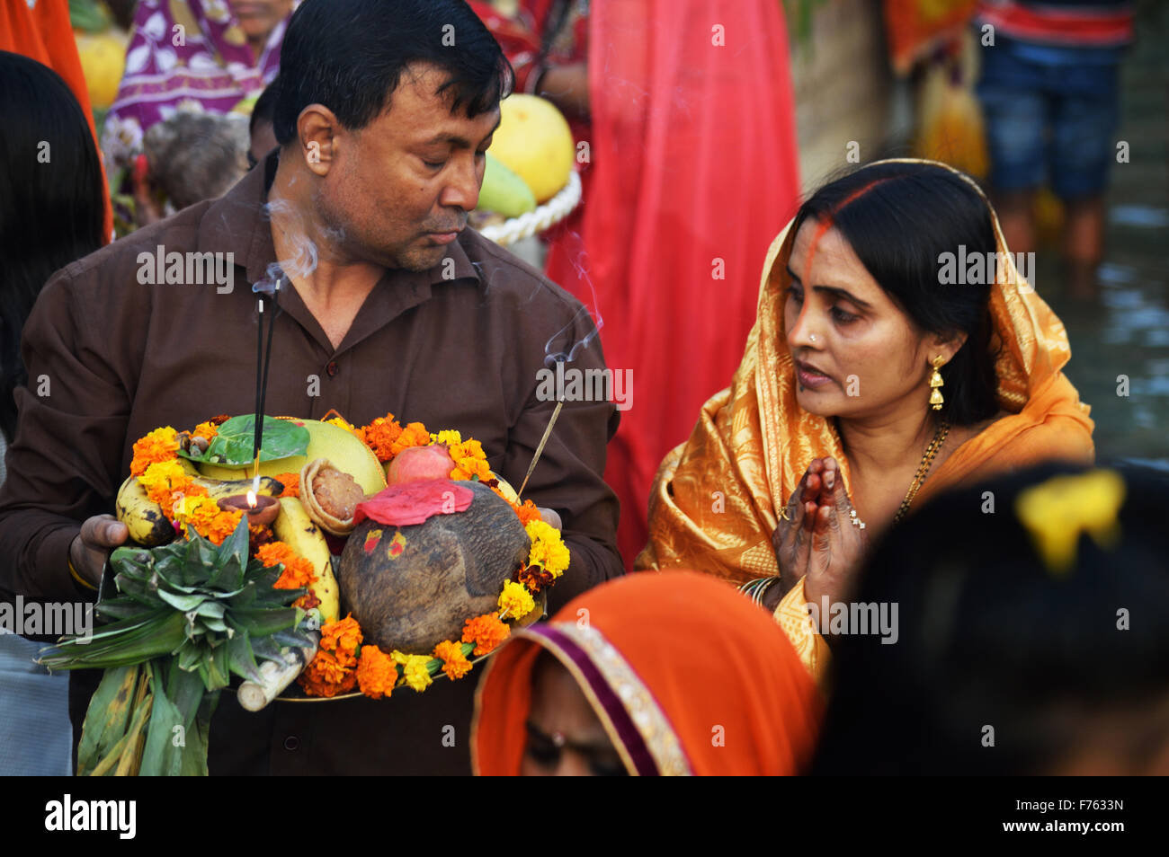 Chhath puja hi-res stock photography and images - Alamy