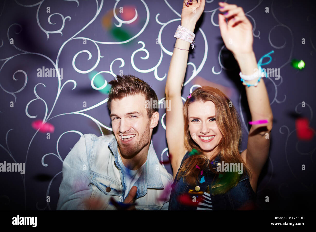 Young couple dancing night club hi-res stock photography and images - Alamy