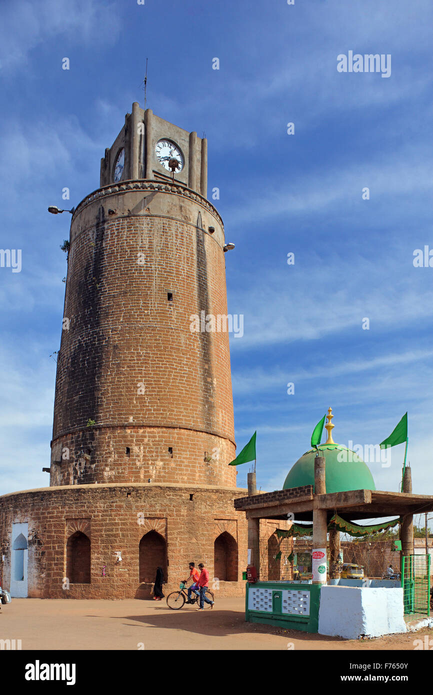 India ancient clock towers hi-res stock photography and images - Alamy