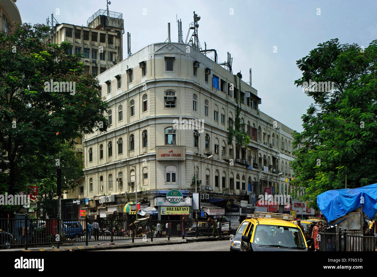 Cafe mondegar, colaba, mumbai, maharashtra, india, asia Stock Photo - Alamy