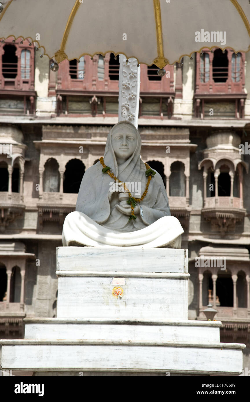 Rajwada Palace, Holkar palace, Indore palace, Kajuri Market, Indore ...