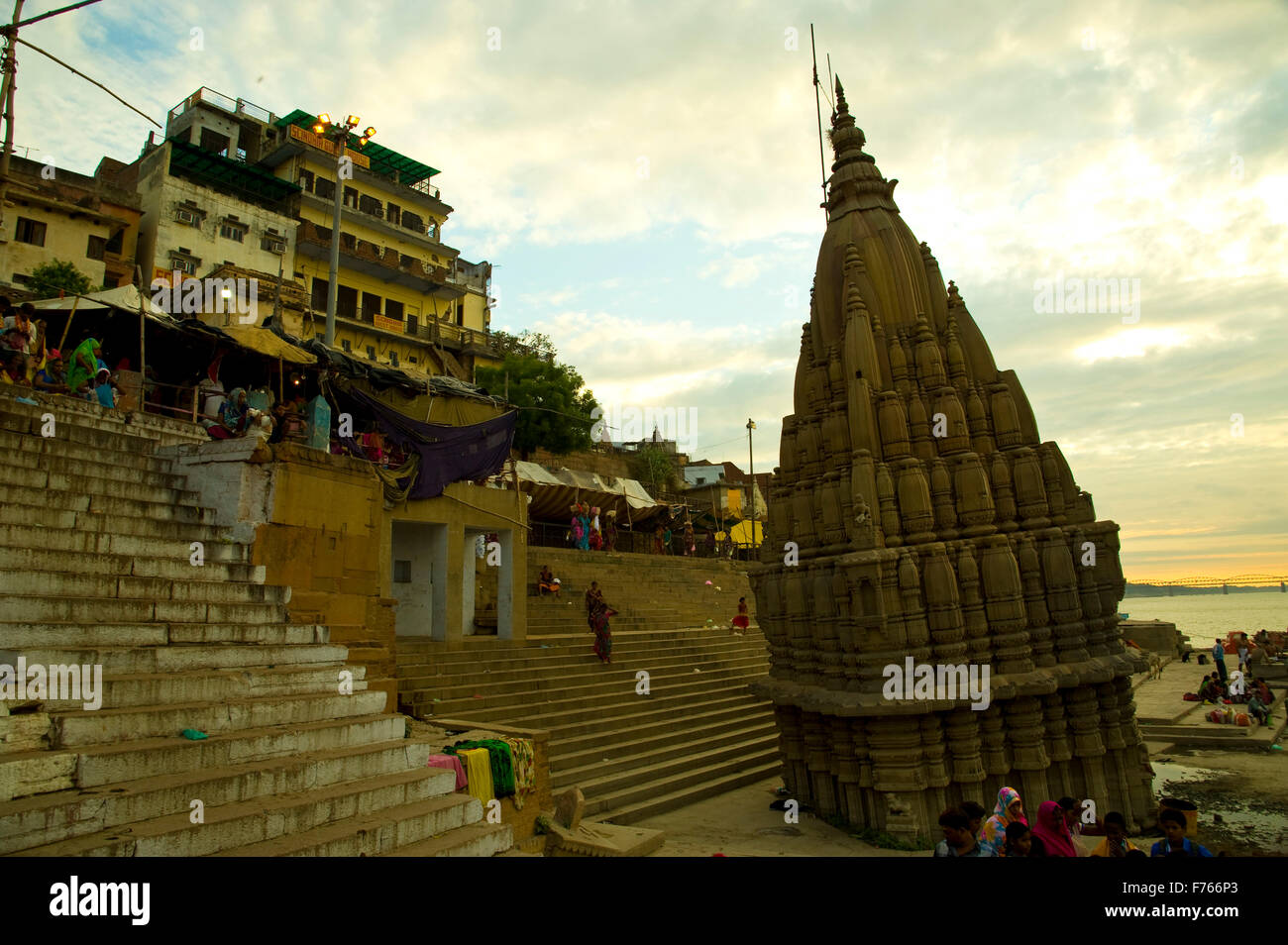 Kashi karvat temple varanasi uttar hi-res stock photography and images ...