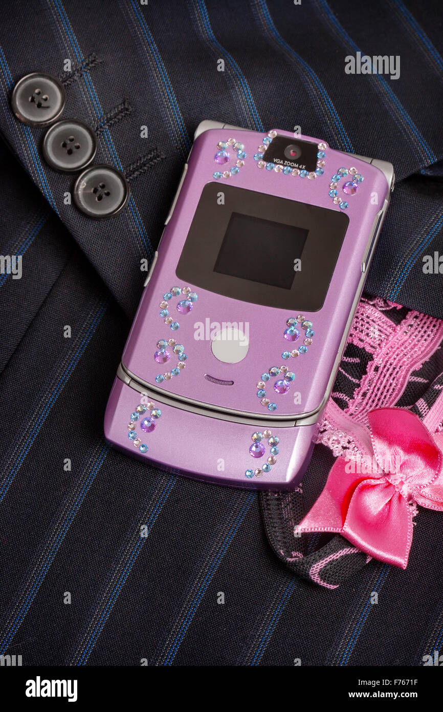 Pink mobile phone Stock Photo - Alamy