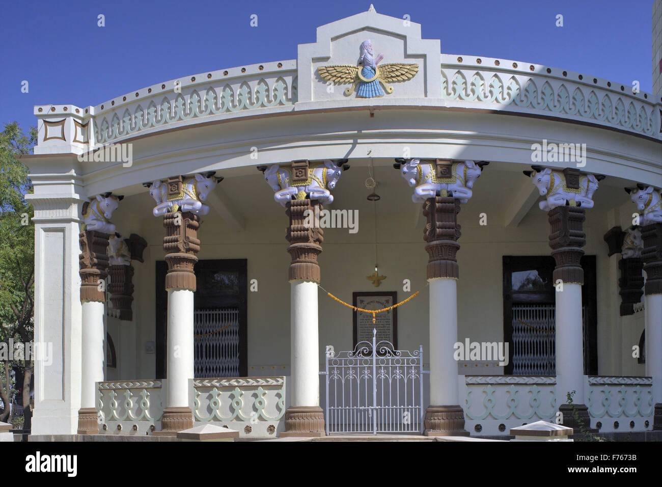 Zoroastrian fire temple, Jamanagar Parsi Agyari, Parsi temple, Patrakar ...