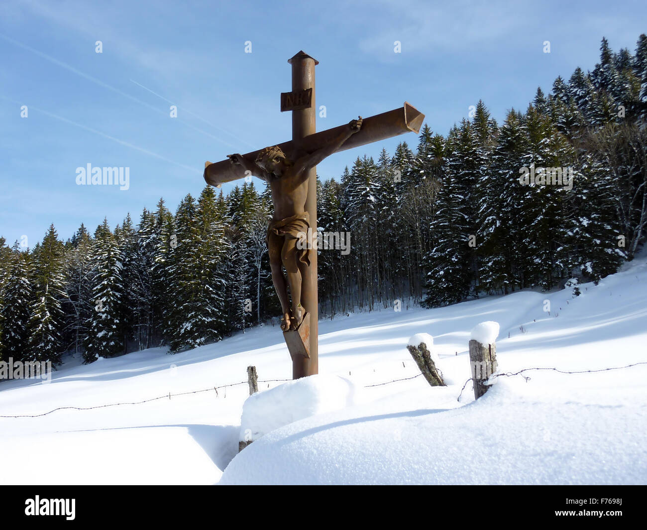 Jesus cross by winter Stock Photo - Alamy
