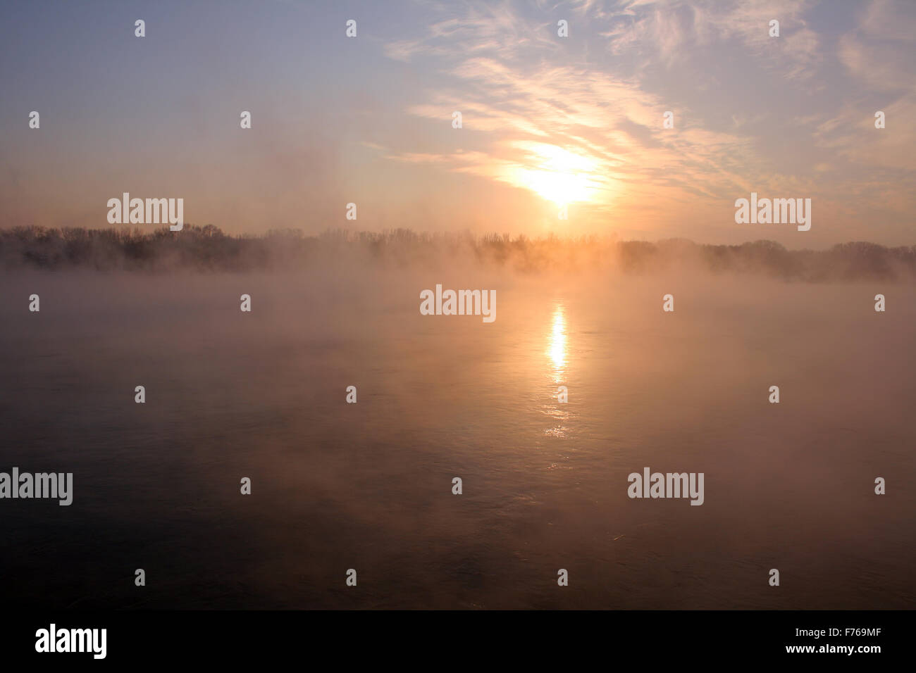 Cold heat hi-res stock photography and images - Alamy