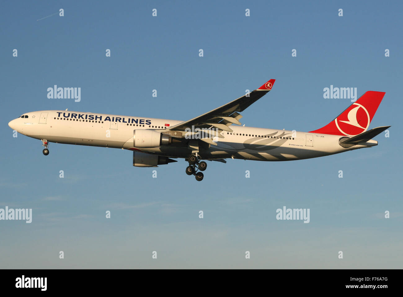 Turkish airbus a330 hi-res stock photography and images - Alamy