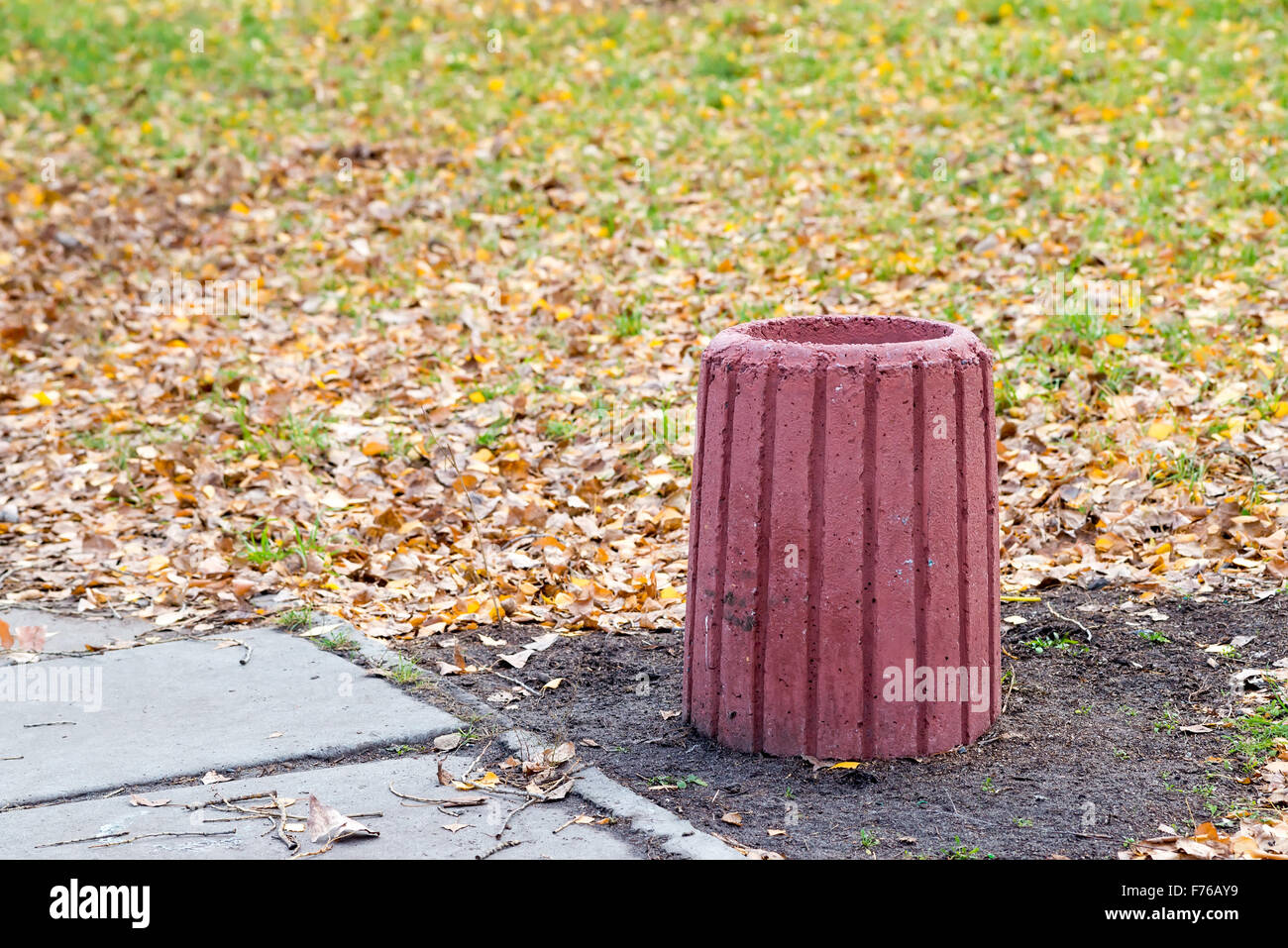 Cement rubbish bin hi-res stock photography and images - Alamy