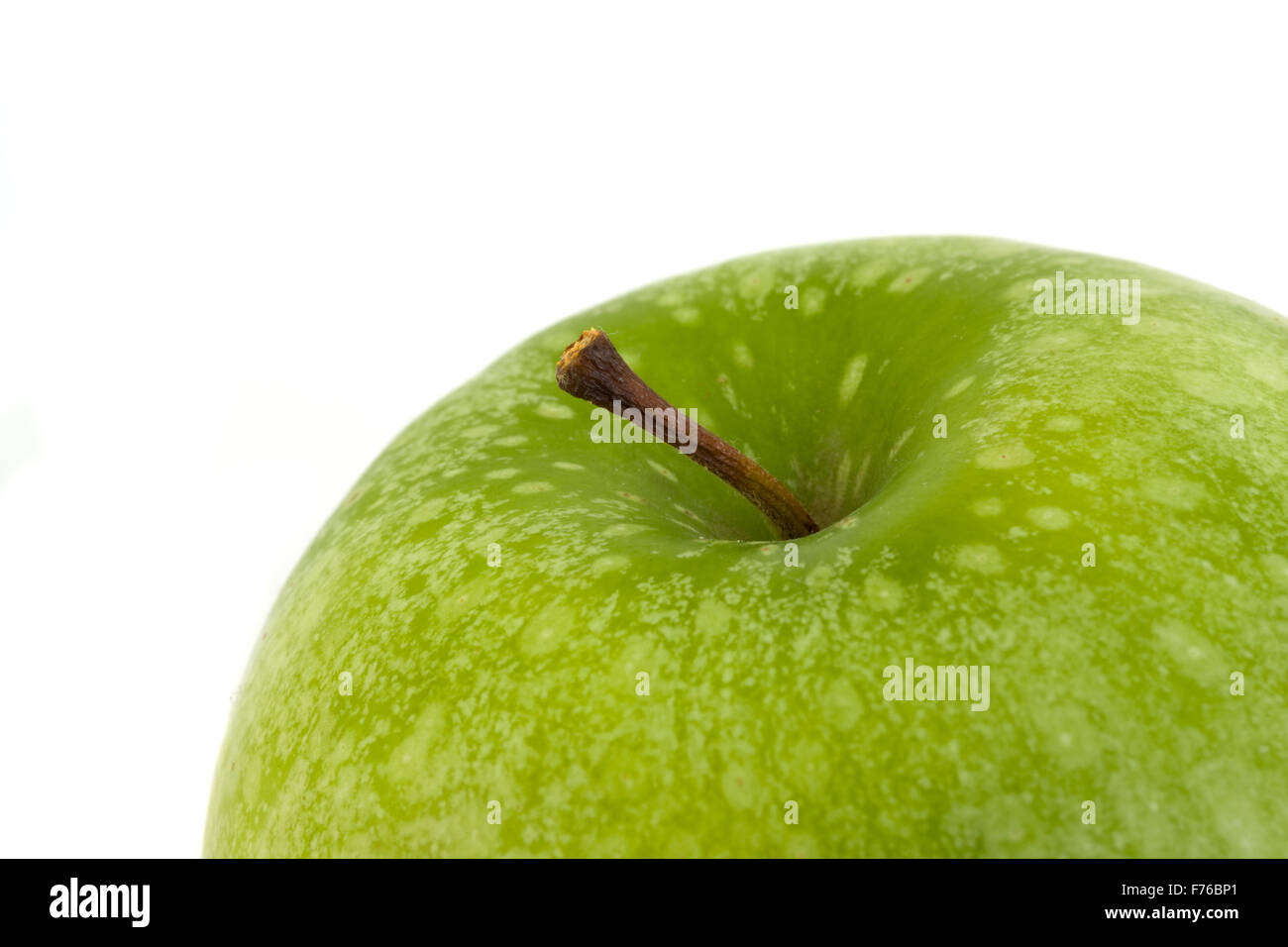 detail of a granny smith apple isolated on white background Stock Photo ...