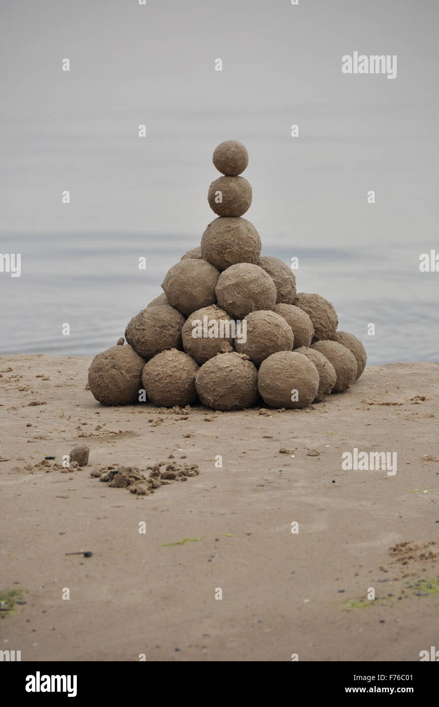 Ball into sea hi-res stock photography and images - Alamy