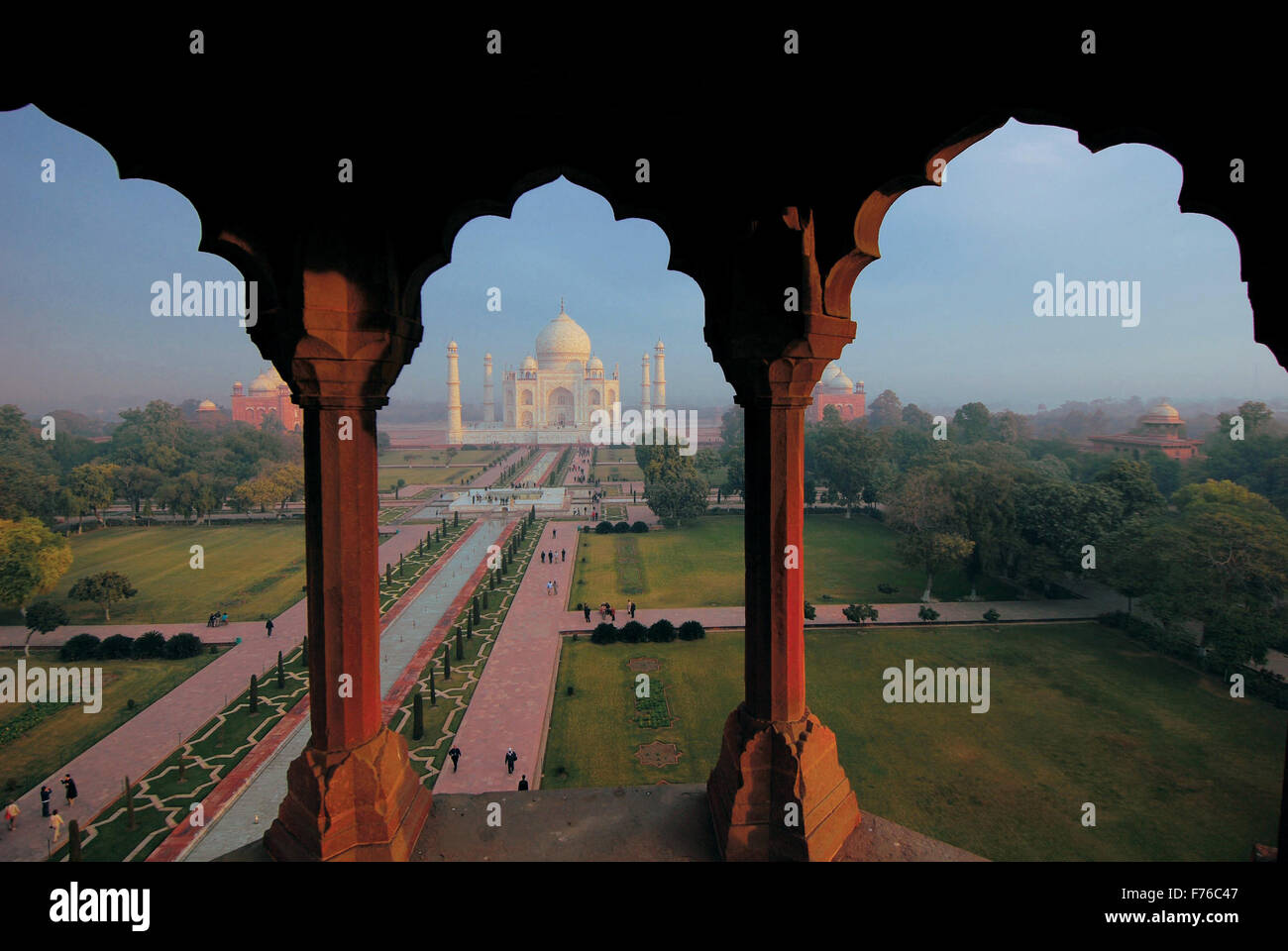 Chhatri of taj mahal hi-res stock photography and images - Alamy