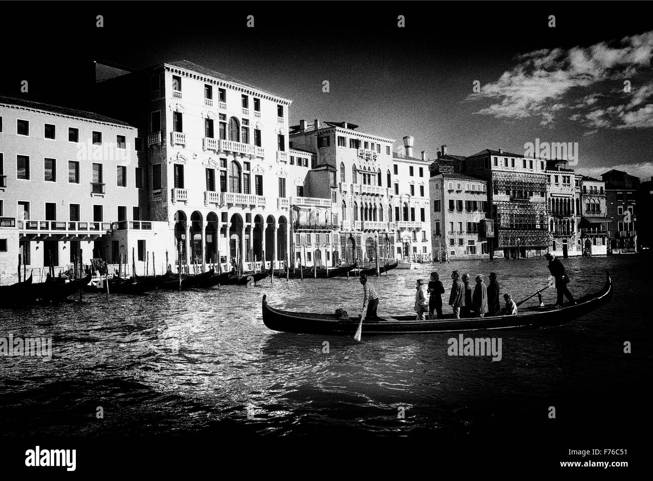 Black gondola hi-res stock photography and images - Alamy