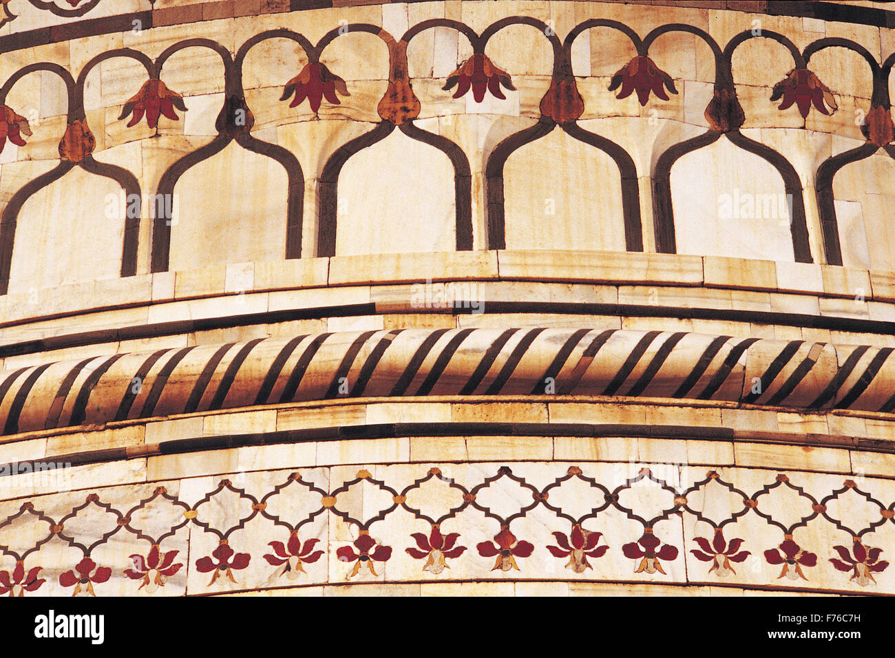 Inlay work, Taj Mahal, white marble mausoleum, wonder of the world ...