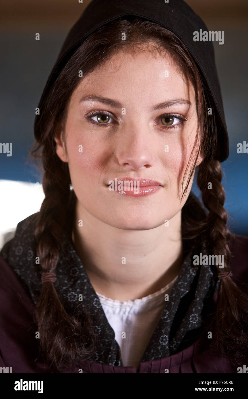 Peasant farmer girl hi-res stock photography and images - Alamy