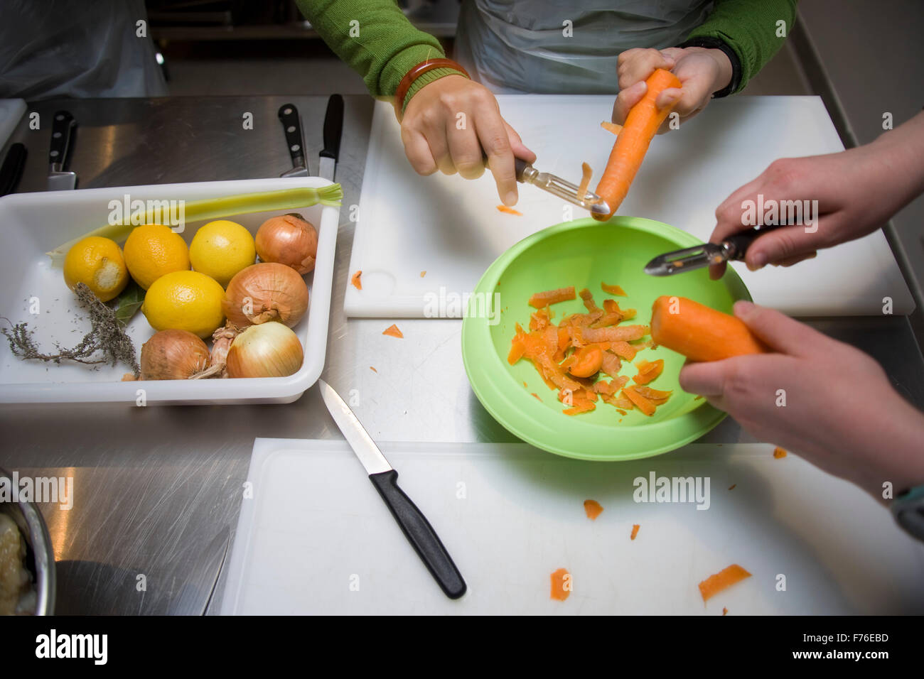 Cooking nutritious meal chef hi-res stock photography and images - Alamy