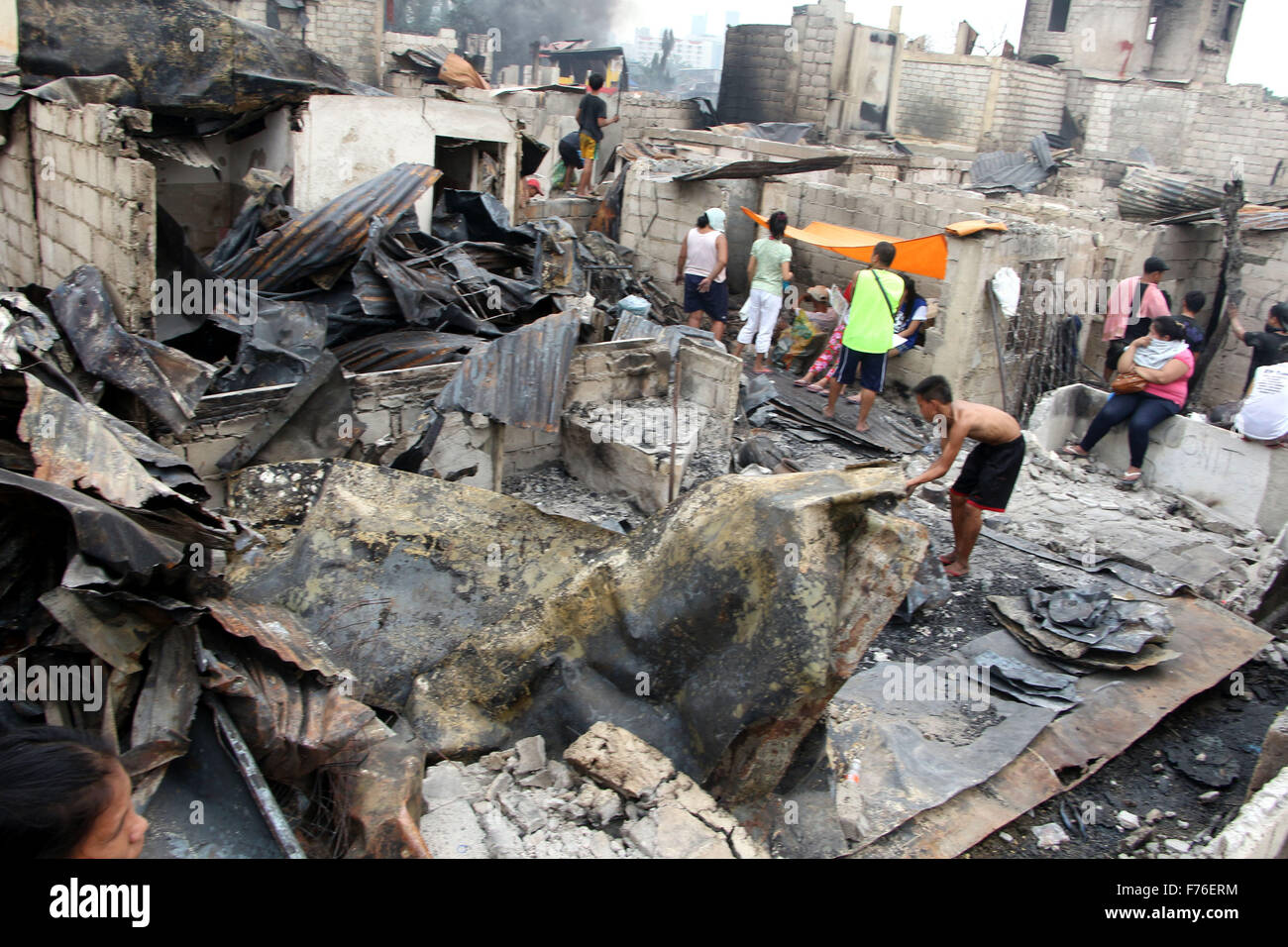 Mandaluyong City, Philipinnes. 26th Nov, 2015. Fire victim’s of Brgy ...