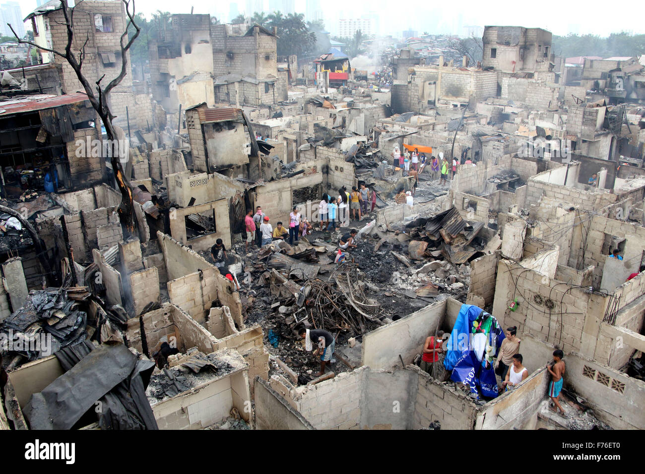 Mandaluyong City, Philipinnes. 26th Nov, 2015. Fire victim’s of Brgy ...
