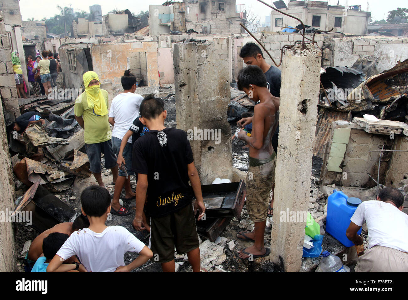 Mandaluyong City, Philipinnes. 26th Nov, 2015. Fire victim’s of Brgy ...