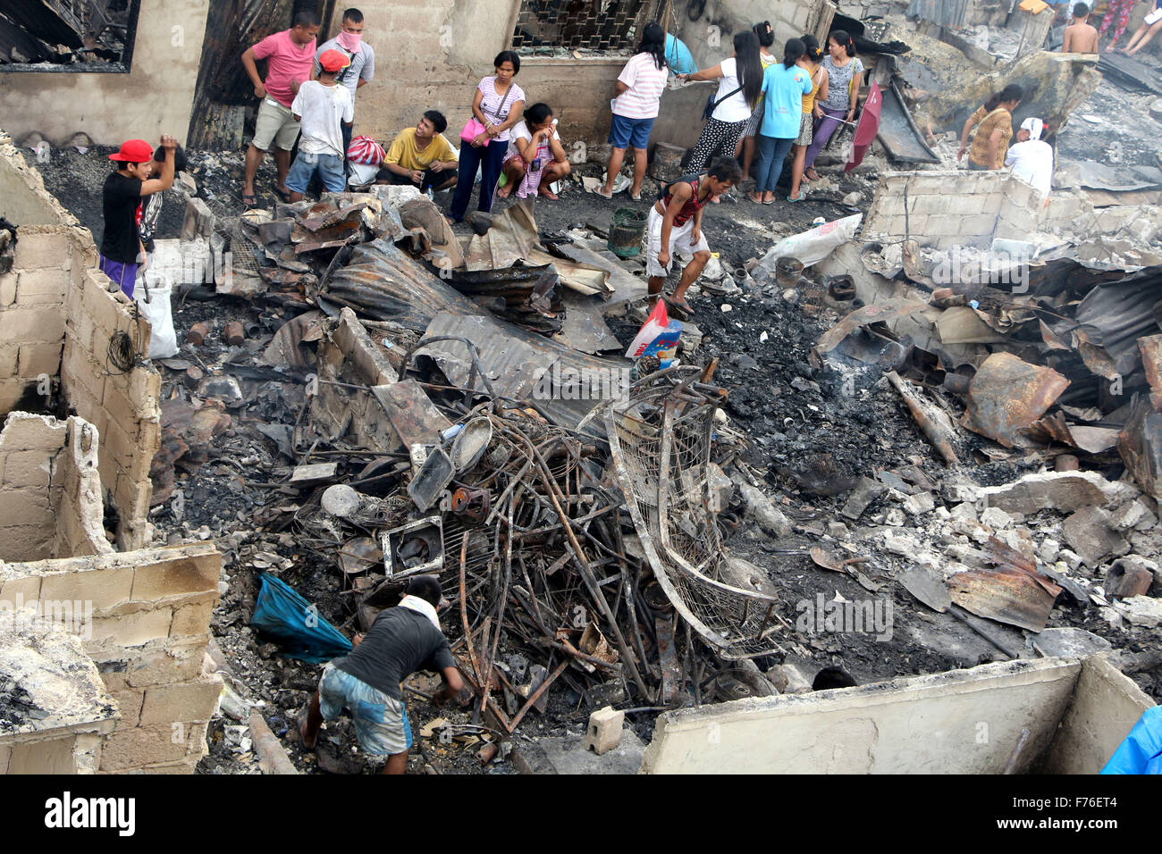 Mandaluyong City, Philipinnes. 26th Nov, 2015. Fire victim’s of Brgy ...