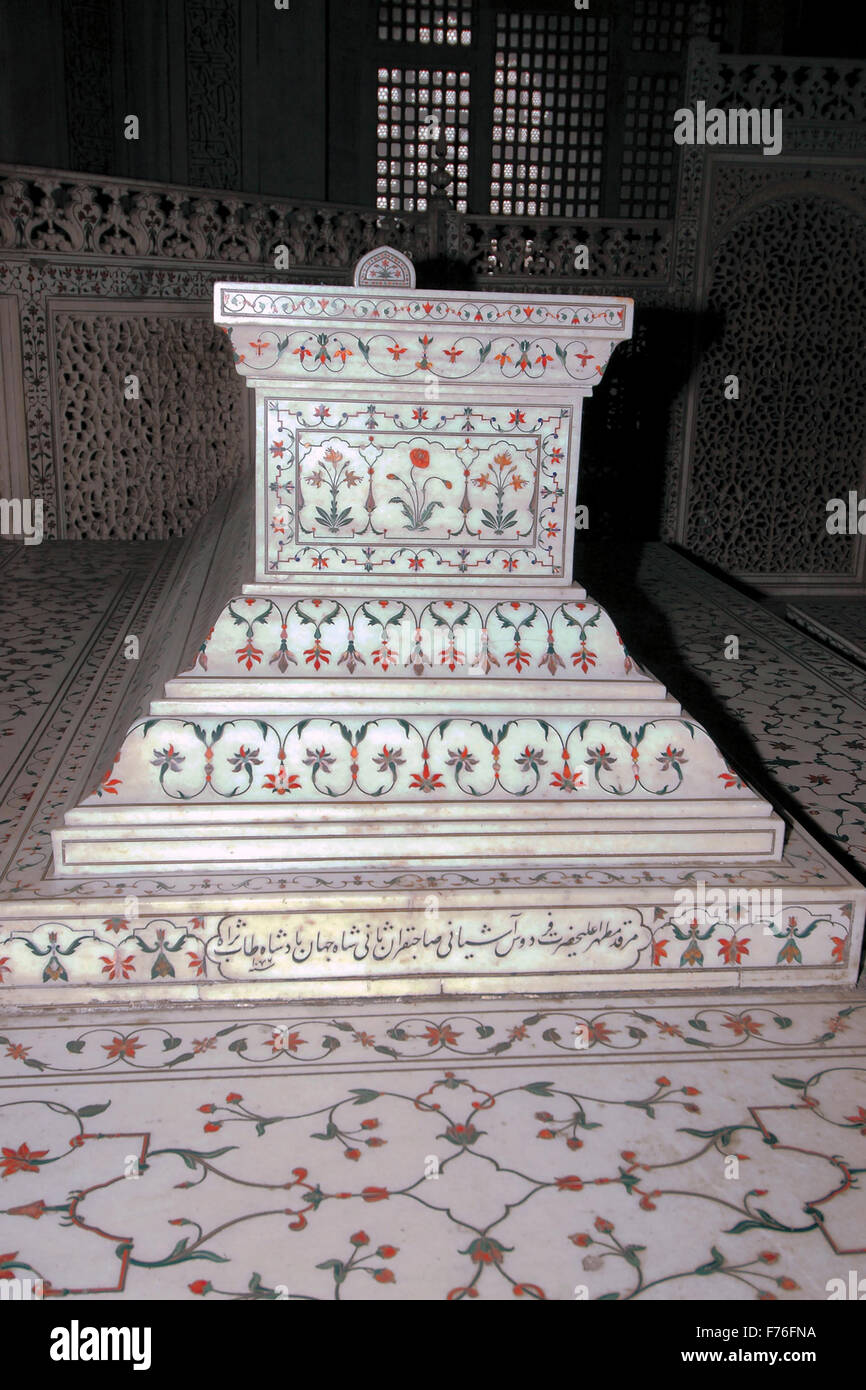 Cenotaph taj mahal agra delhi india asia Stock Photo - Alamy