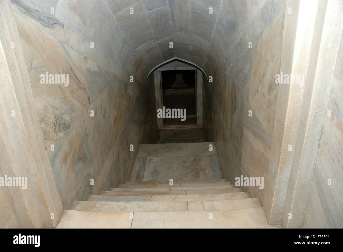 Entrance of chamber taj mahal, agra, delhi, india, asia Stock Photo - Alamy