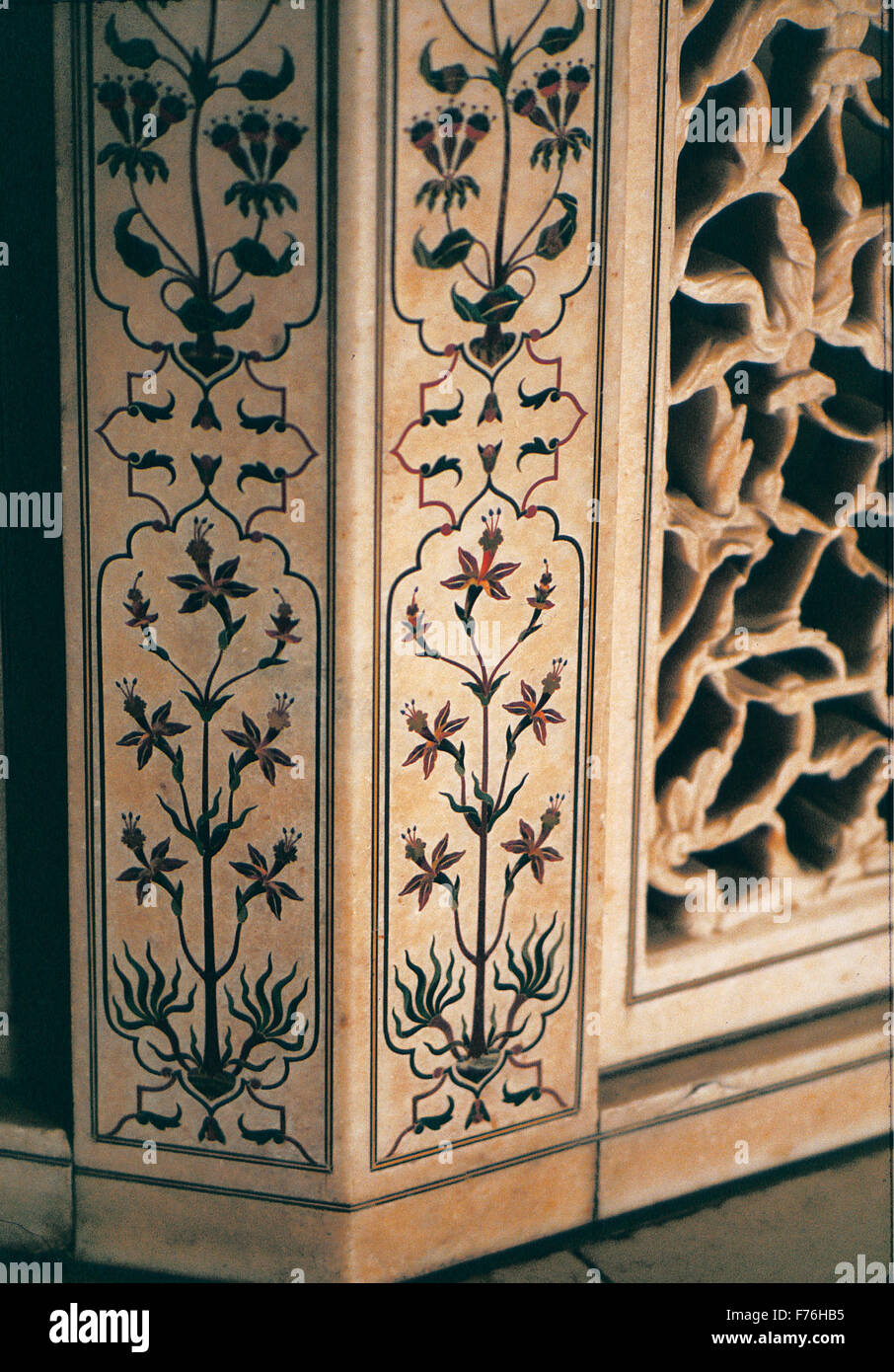 Inlay work on taj mahal, agra, delhi, india, asia Stock Photo - Alamy