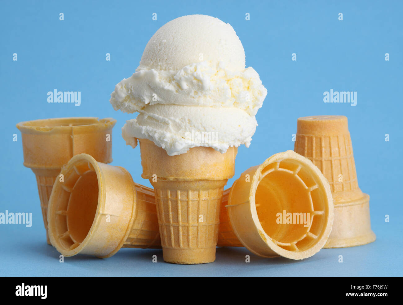 ice cream cone Stock Photo - Alamy