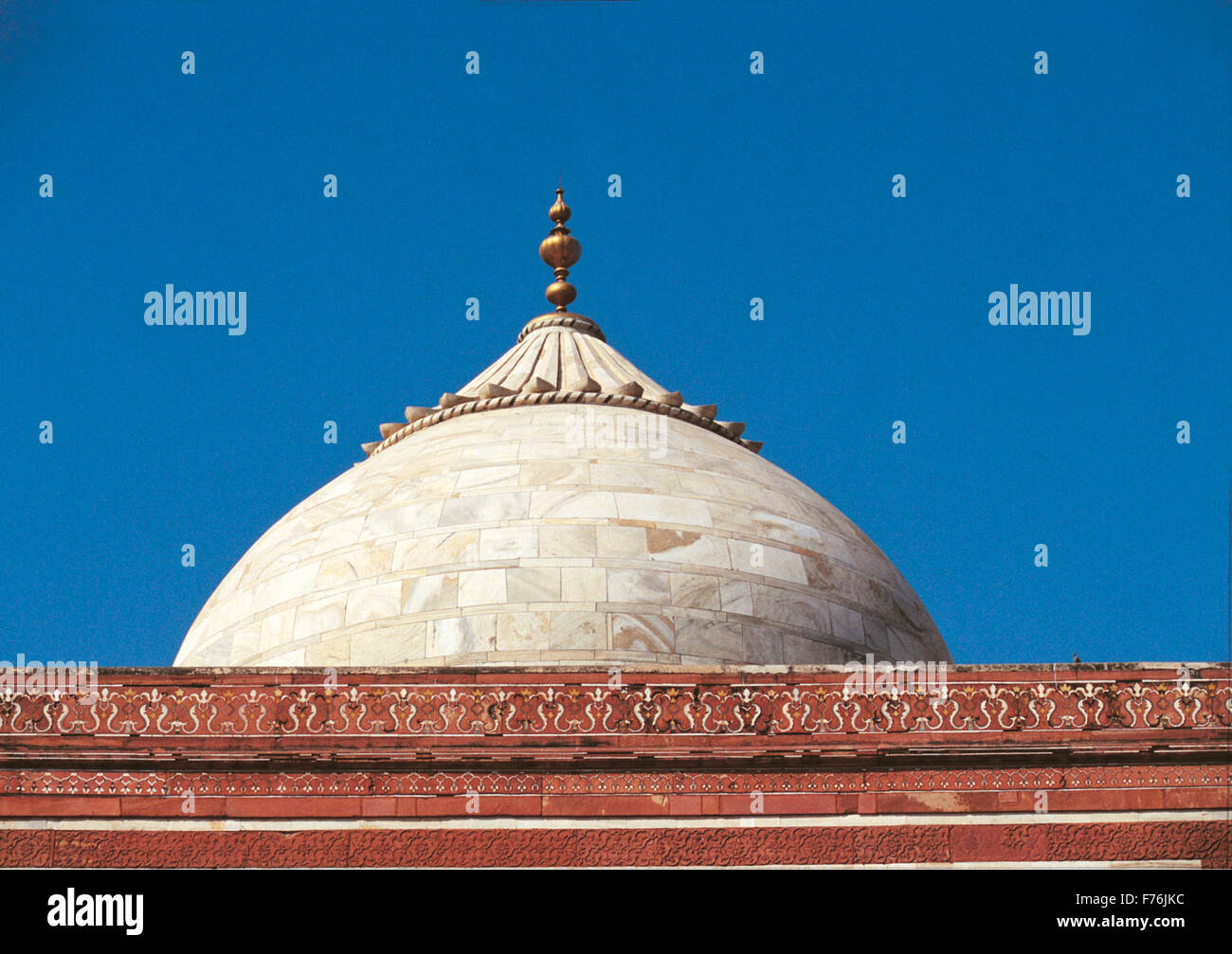 Masjid at taj mahal hi-res stock photography and images - Alamy
