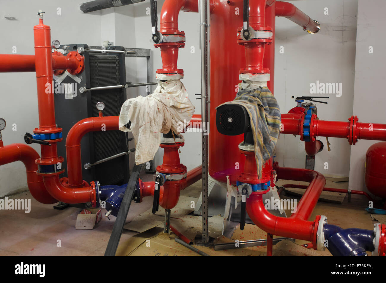 Assembly of valves and pipes in the plant Stock Photo - Alamy