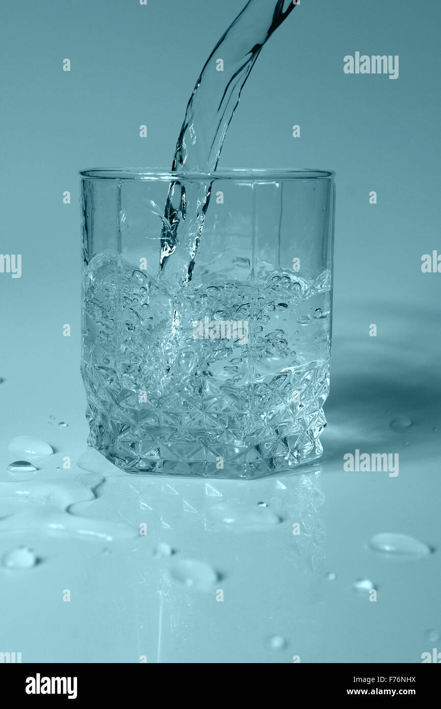 Splashing drink hi-res stock photography and images - Alamy