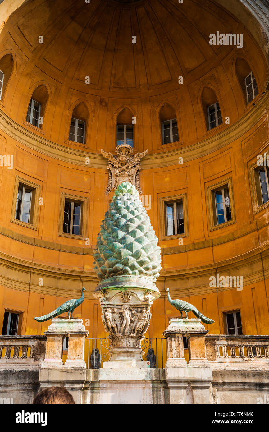 Pine cone sculpture cortile della hi-res stock photography and images ...