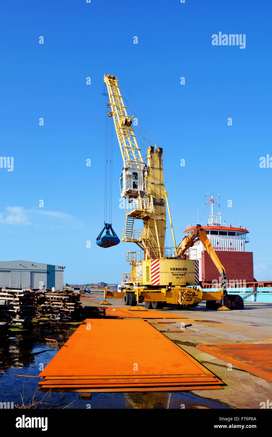 Loading Containers Crawler Crane High Resolution Stock Photography and ...