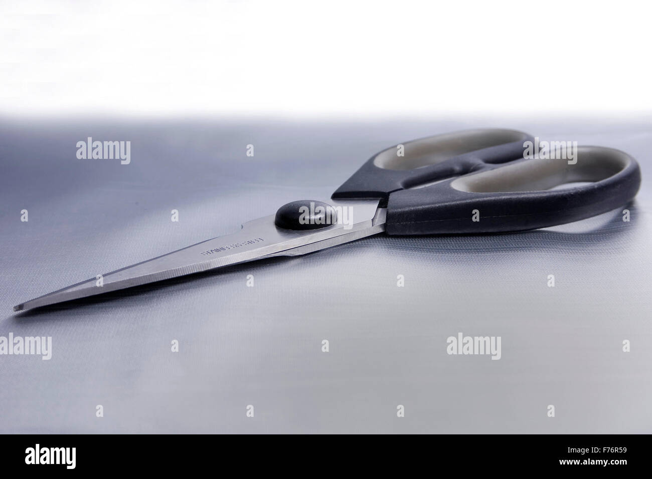 Silver scissors hi-res stock photography and images - Alamy