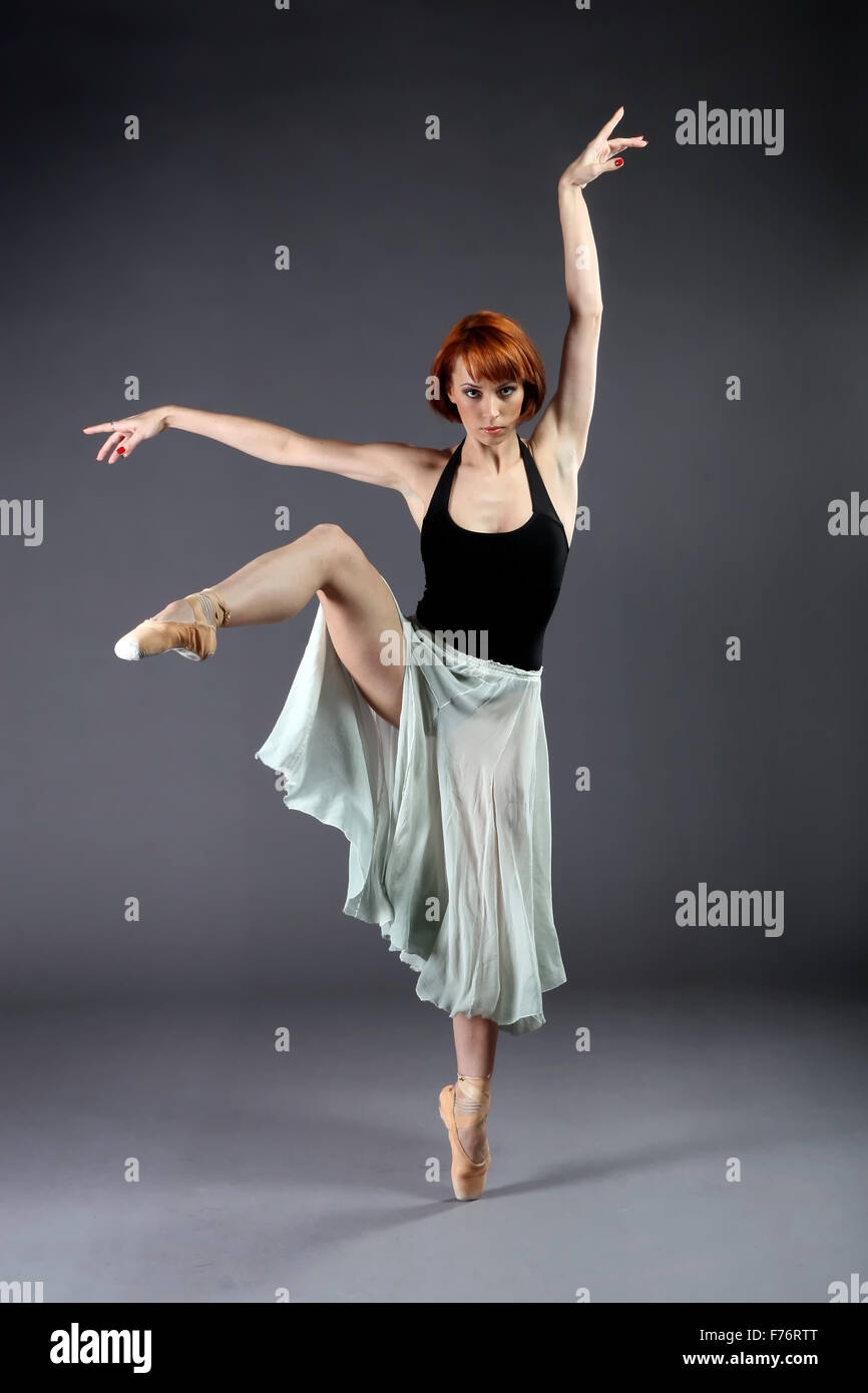 Ballet dancer hi-res stock photography and images - Alamy