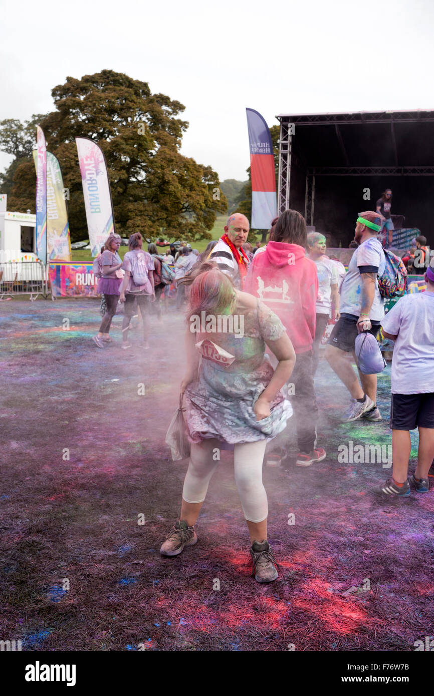 Girl shakes Dye off her after being covered in colored dye at Run or ...