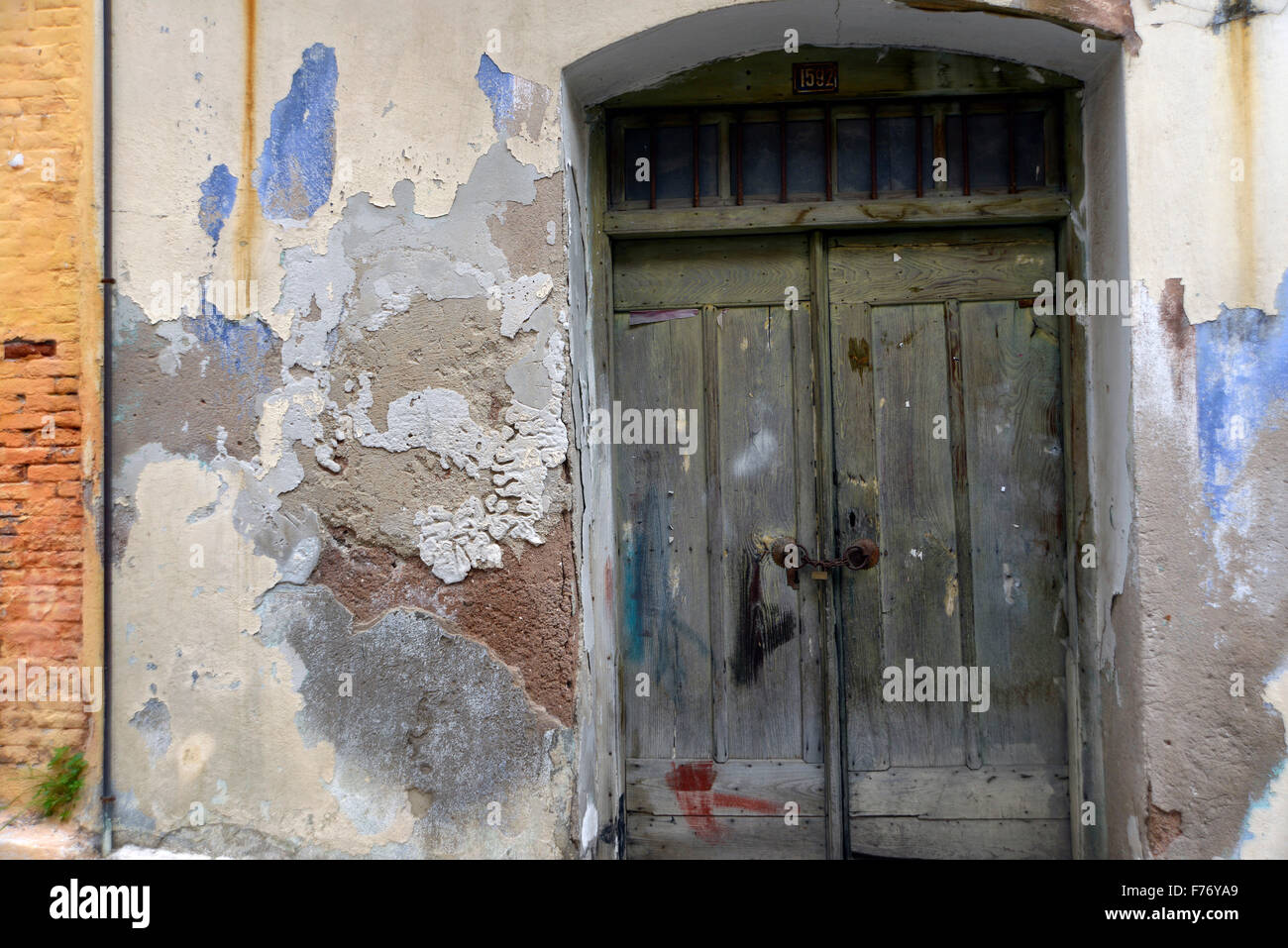 Traditional village door hi-res stock photography and images - Alamy