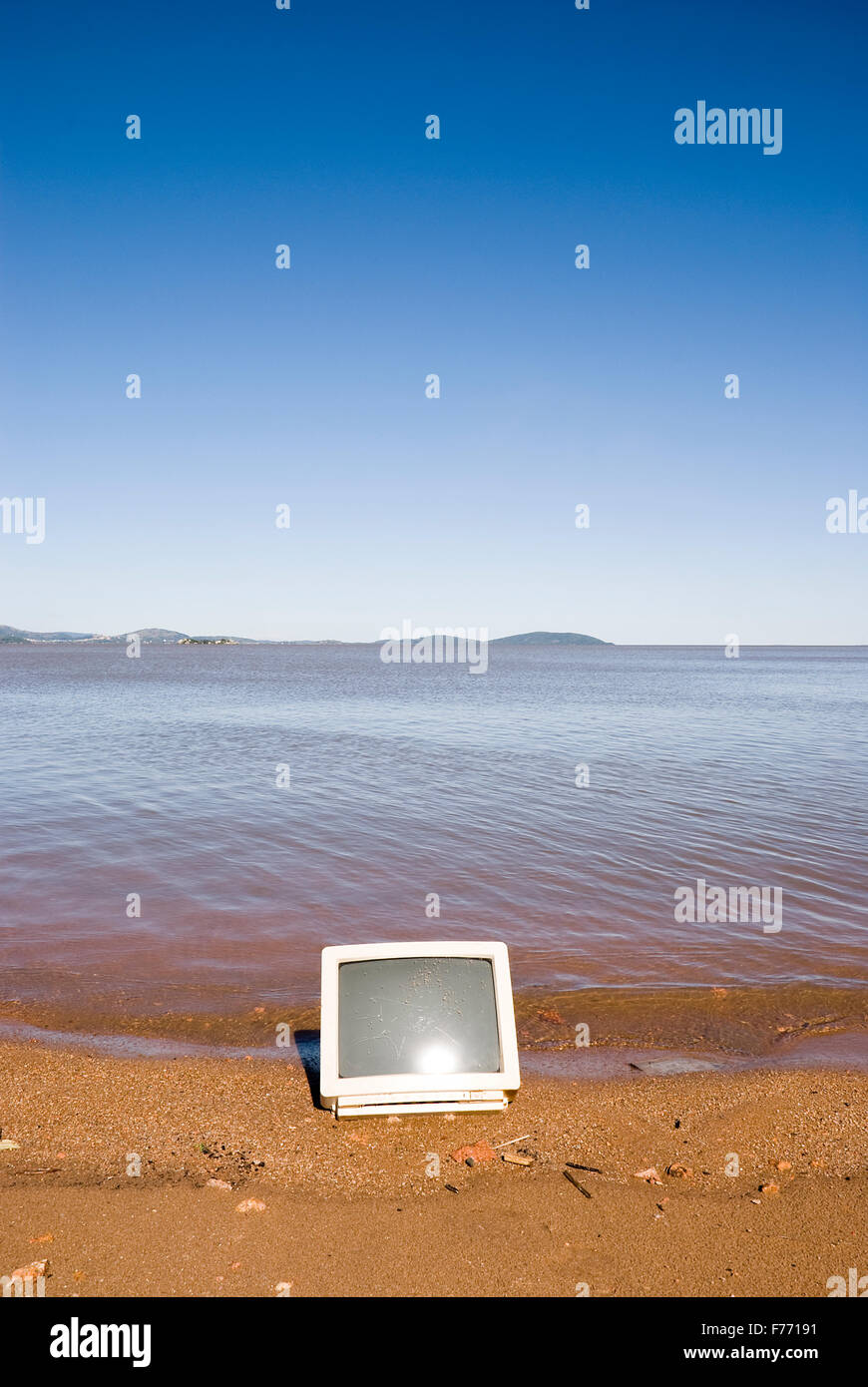 Monitor offline hi-res stock photography and images - Alamy