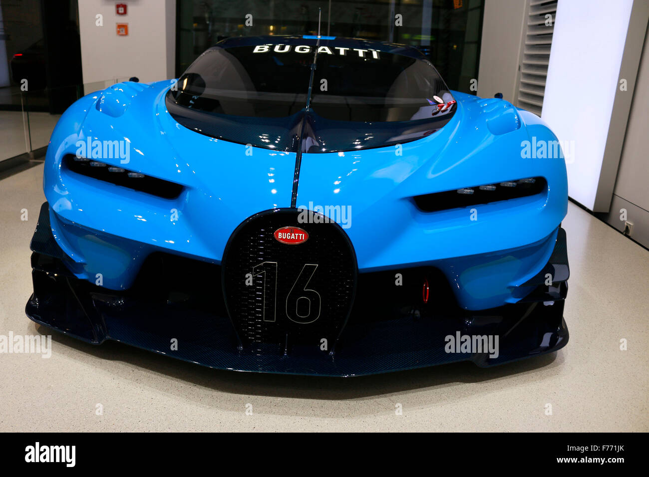 der Rennwagen Bugatti Vision Gran Turismo, Berlin Stock Photo - Alamy