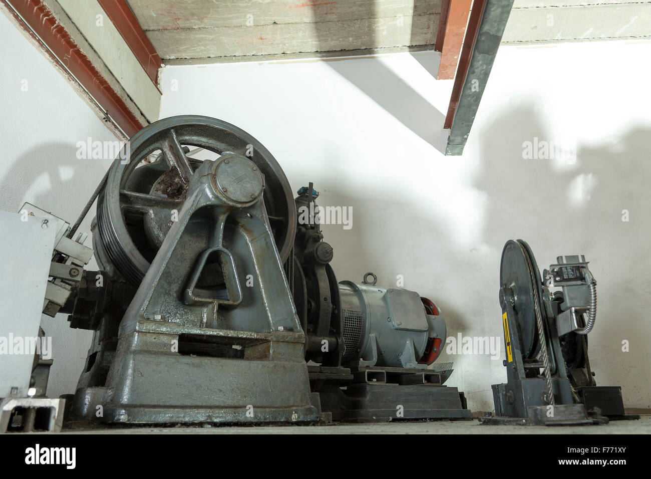 Room Elevator cable control in the mall Stock Photo - Alamy