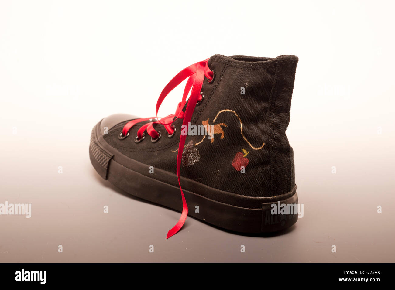 Hand painted shoe for self expression and elegance Stock Photo - Alamy